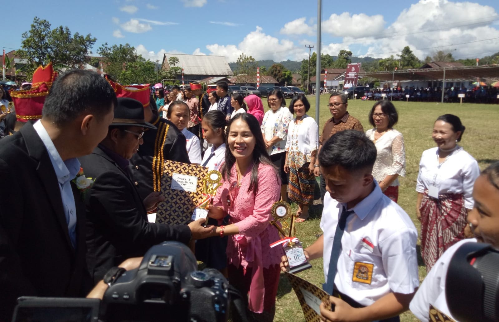Ikut Lomba Dalam Rangka Memperingati Hardiknas, SMPN Tiga Ratahan Di ...